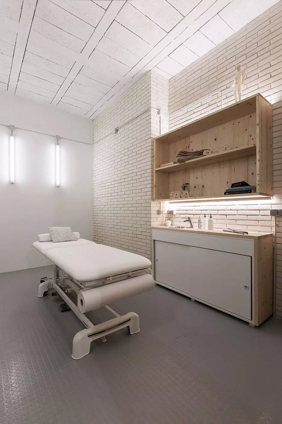 Ụlọ ọgwụ physiotherapy nke Nano Arquitectos