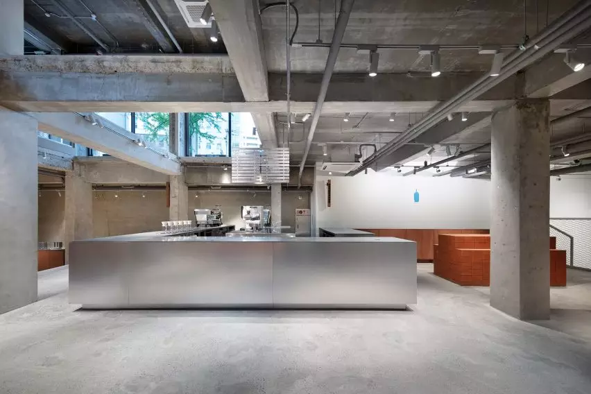 Kafe Blue Bottle Coffee di Seongsu oleh Schemata Architects