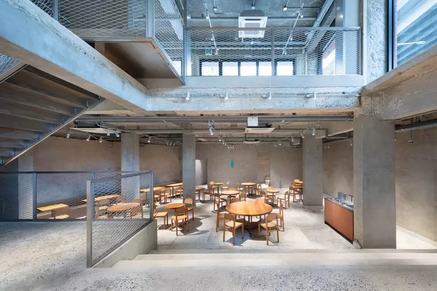 Kafe Blue Bottle Coffee di Seongsu oleh Schemata Architects