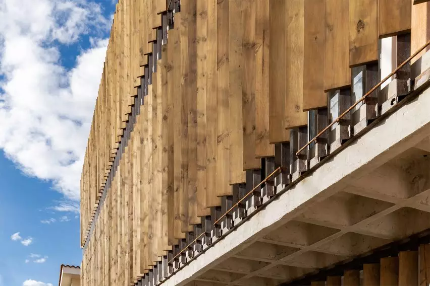 Edificio Criba i Ambato, Ecuador pa Rama Estudio