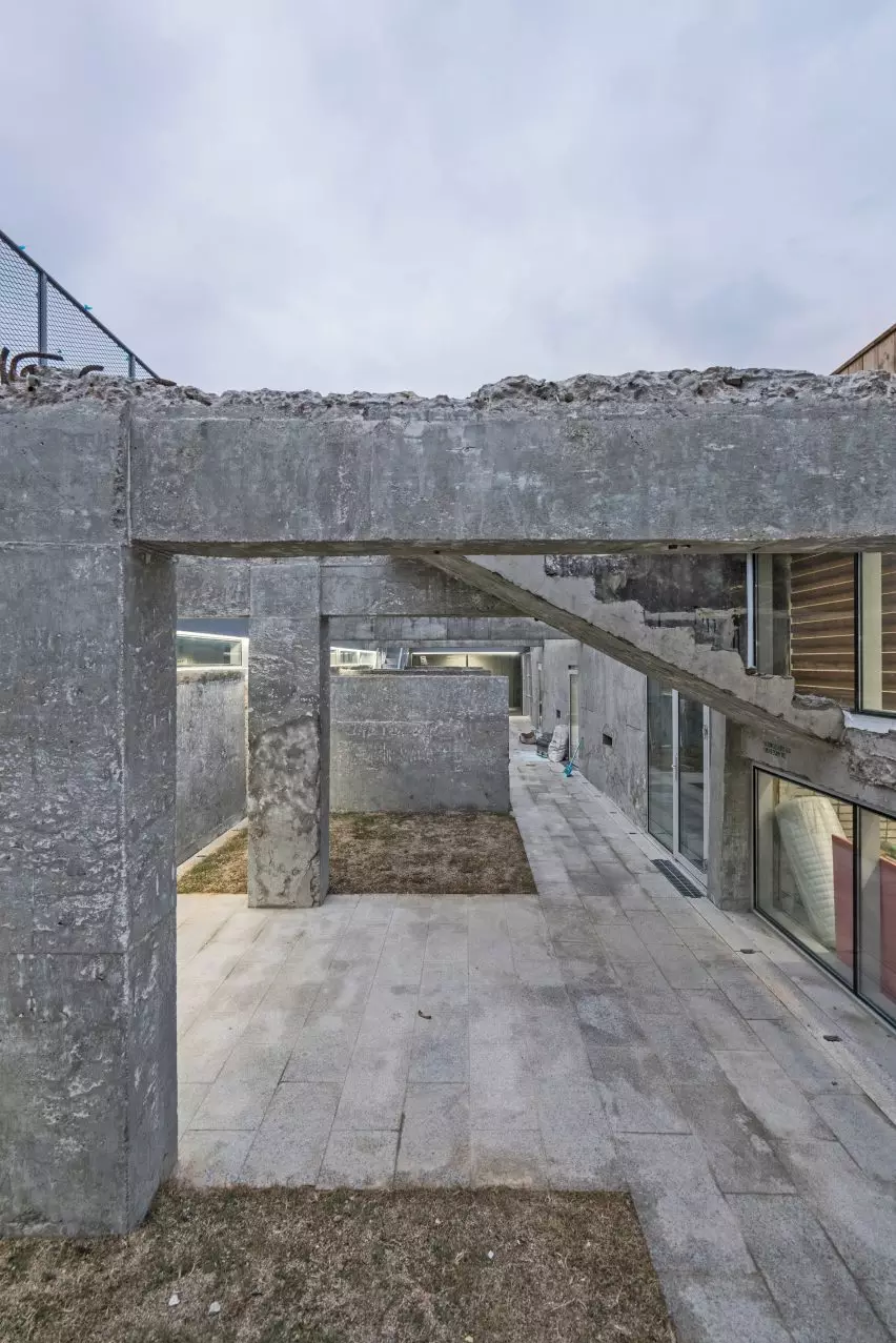 I-CoRe Architects iguqula i-Korean War bunker ibe isikhungo somphakathi sobuciko
