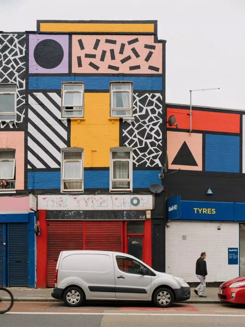 Camille Walala endurlífgar Leyton High Street með listaverkum sem eru fjármögnuð af samfélaginu