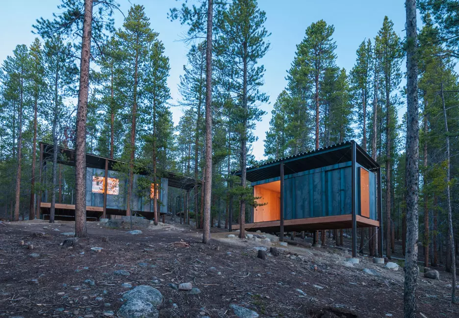 Outward Bound Cabins โดยนักเรียนโคโลราโด