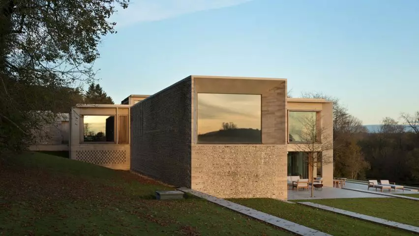 A RIBA Év háza 2019 hosszú listája: Hampshire House, Niall McLaughlin Architects