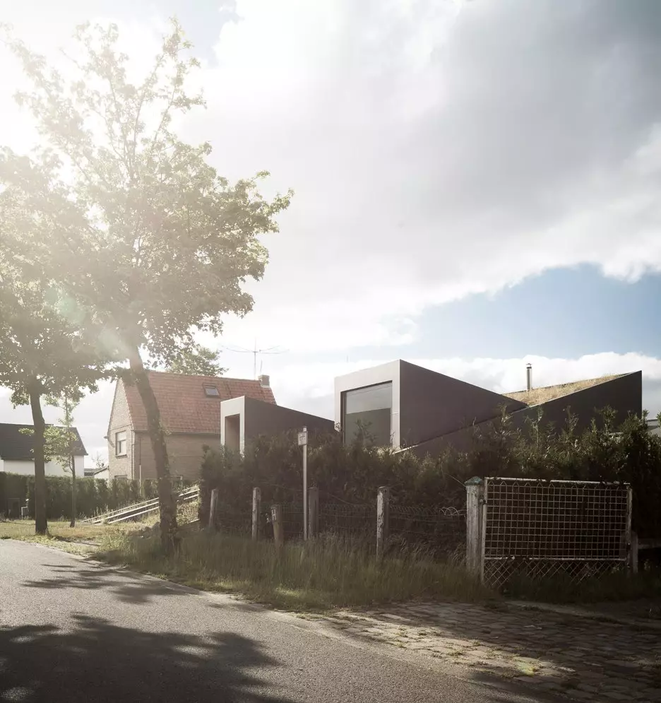 Casa PIBO por Oyo Architects em Maldegem, Bélgica