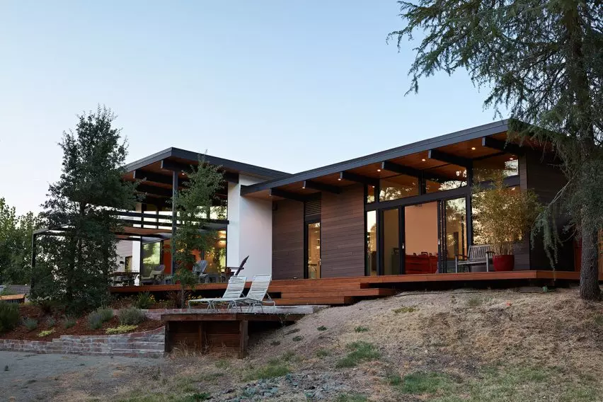 Residenza Moderna ta' Sacramento minn Klopf Architecture