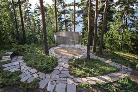 The Clearing, Memorial në Utøya nga 3RW