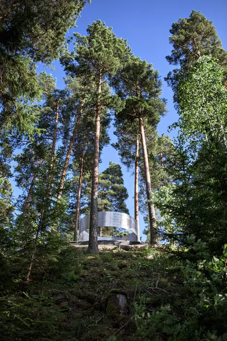 The Clearing, Memorial në Utøya nga 3RW