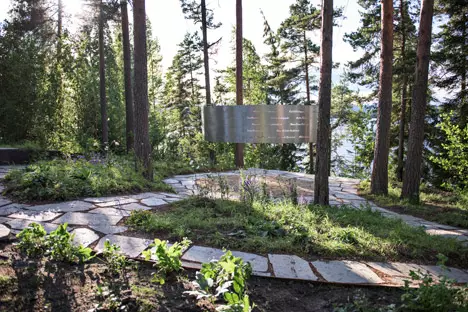 The Clearing, Memorial në Utøya nga 3RW