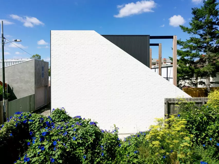 Garage House โดย Foomann Architects