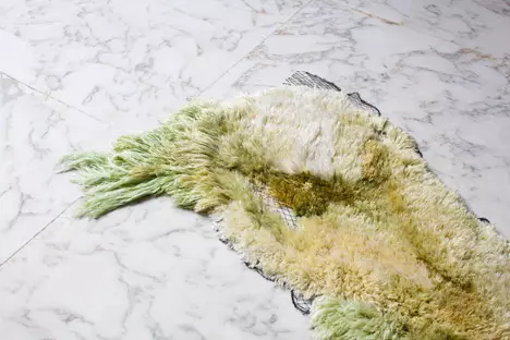 Sea Me algae rug ndi Studio Nienke Hoogvliet