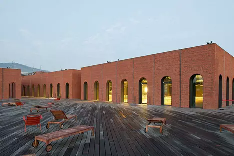 Philippe Starck tərəfindən Alhondiga Mədəniyyət və İstirahət Mərkəzi