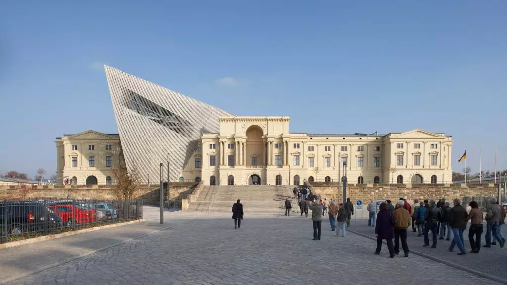 Daniel Libeskind's Museum voor Militaire Geschiedenis "is een symbool van de opstanding"