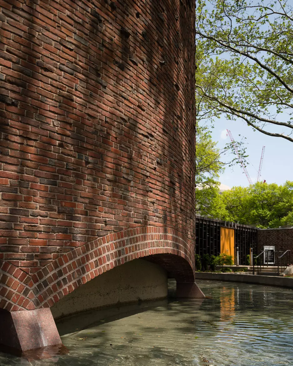 mit-chapel-eero-saarinen-photography-jim-stephenson_dezeen_936_3