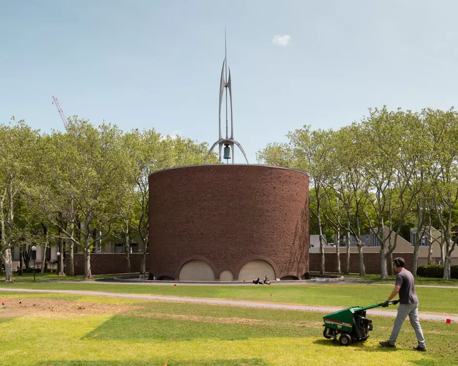 mit-capel-eero-saarinen-grianghrafadóireacht-jim-stephenson_dezeen_936_15