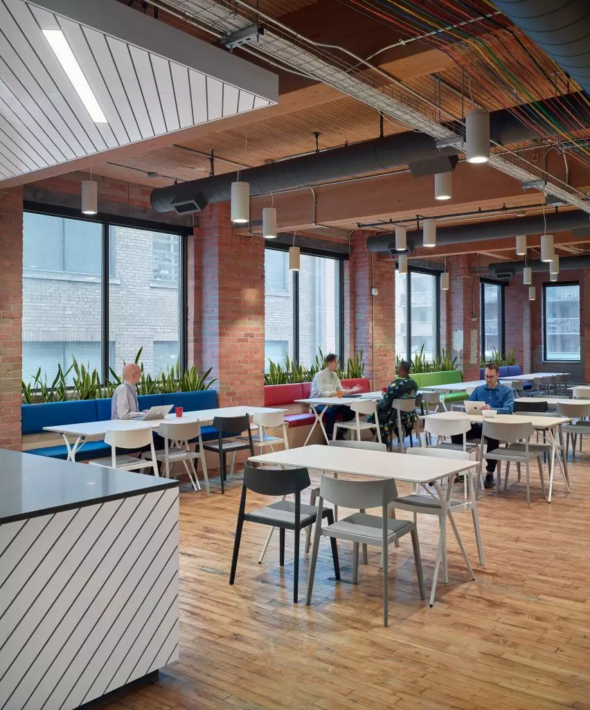 สำนักงาน Slack Toronto โดย Dubbeldam Architecture + Design