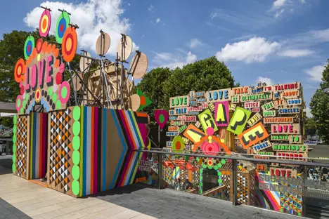 Morag Myerscough এবং Luke Morgan দ্বারা Agape মন্দির