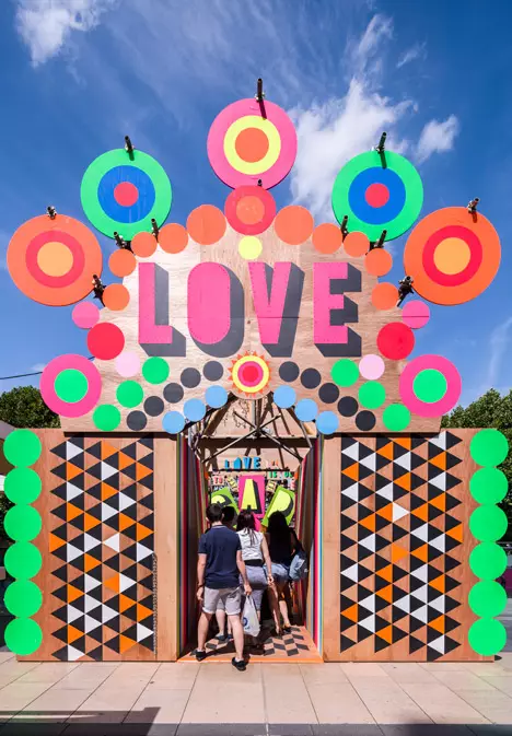 Morag Myerscough və Luke Morgan tərəfindən Agape məbədi