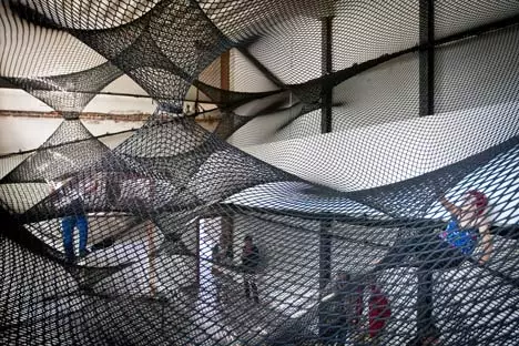 Net deur For Use/Numen