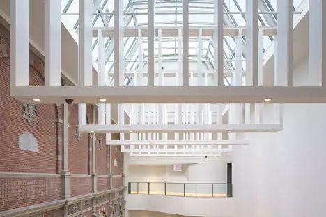 Philips Wing no Rijksmuseum por Cruz y Ortiz