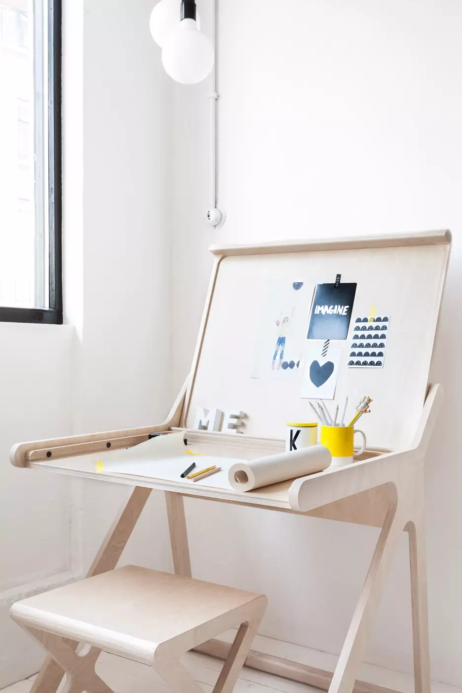 K Desk by Rafa балаларға арналған жиһаз топтамасы