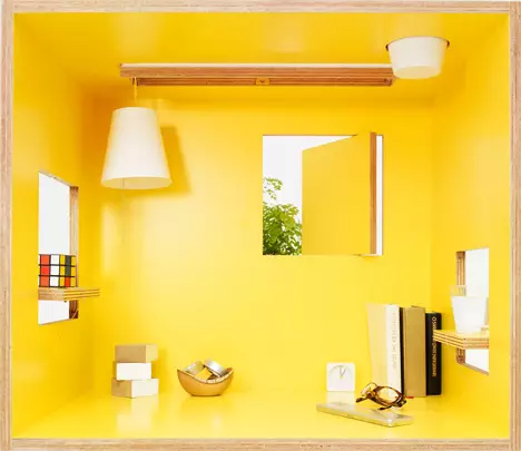 Koloro-desk na saunia e Torafu Architects