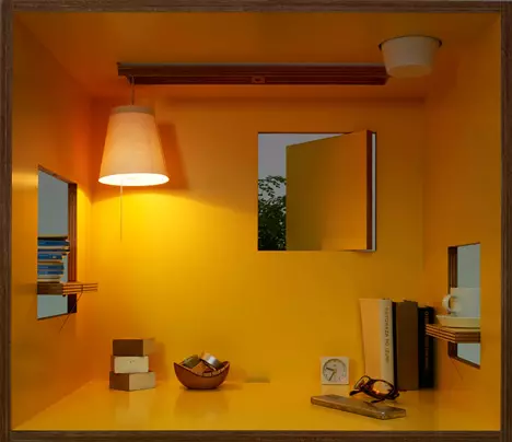 Koloro-desk ndi Torafu Architects