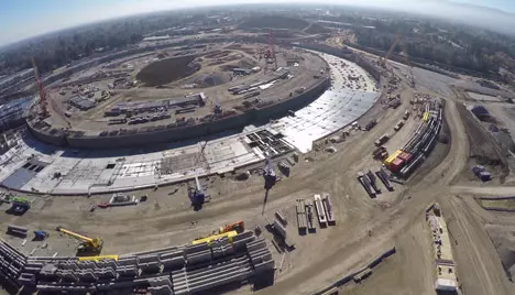 Imagini cu drone Apple Campus 2