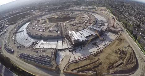 Imagini cu drone Apple Campus 2