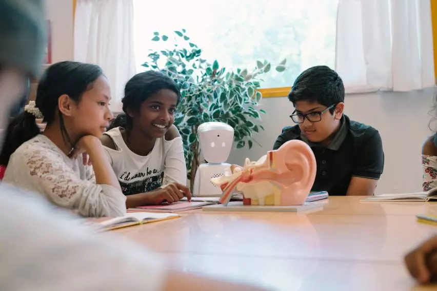 AV1 é um robô que ajuda crianças doentes a acompanhar os trabalhos escolares