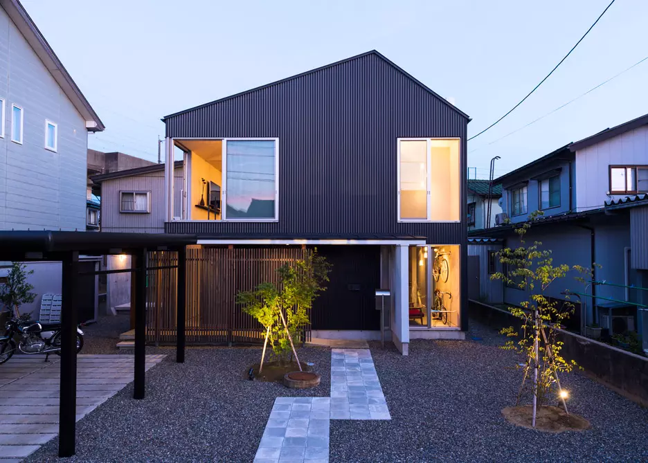 Go Bang House oo uu leeyahay Shoji Takeru Architects