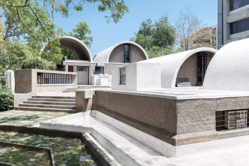 Sangath Architect studiyasi, Ahemdabad, Hindiston, 1980 yil