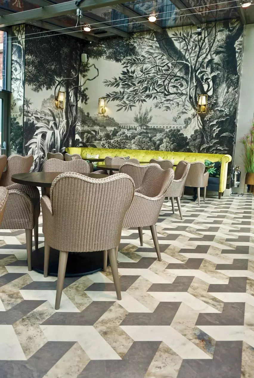 Setšoantšo sa pokello ea vinyl Kaleidoscope ke Karndean Designflooring