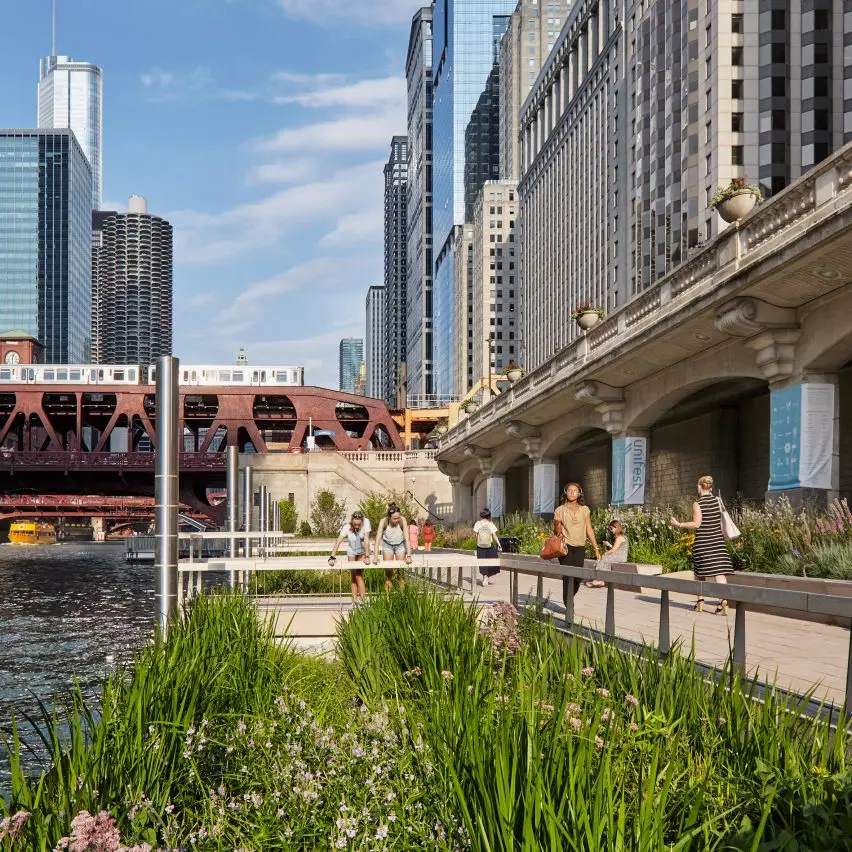 Chicago Riverwalk; Chicago, por Ross Barney Architects