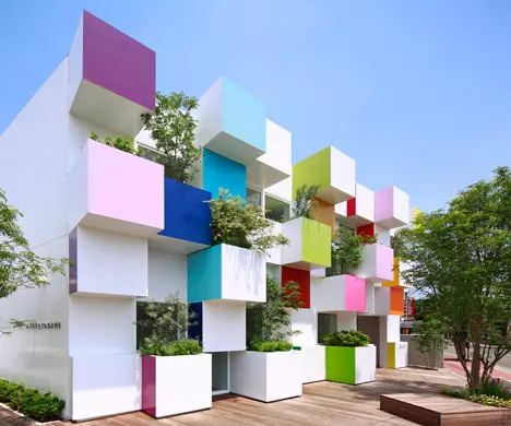 Sugamo Shinkin Bank by Emmanuelle Moureaux