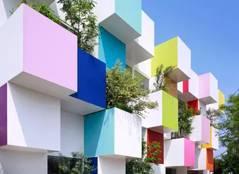 Sugamo Shinkin Bank by Emmanuelle Moureaux