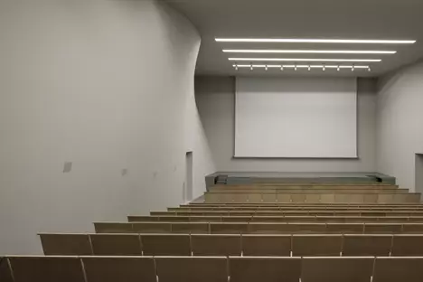 Teatrino of Palazzo Grassi oleh Tadao Ando