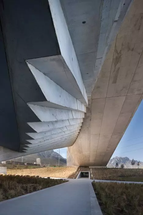 Centro Roberto Garza Sada de Arte Arquitectura y Diseño โดย Tadao Ando