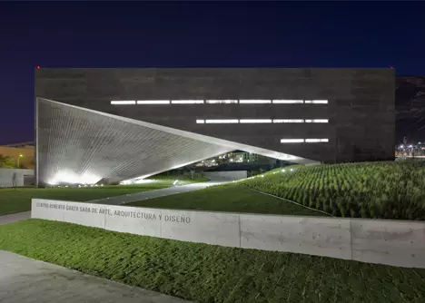 Centro Roberto Garza Sada de Arte Arquitectura y Diseño por Tadao Ando