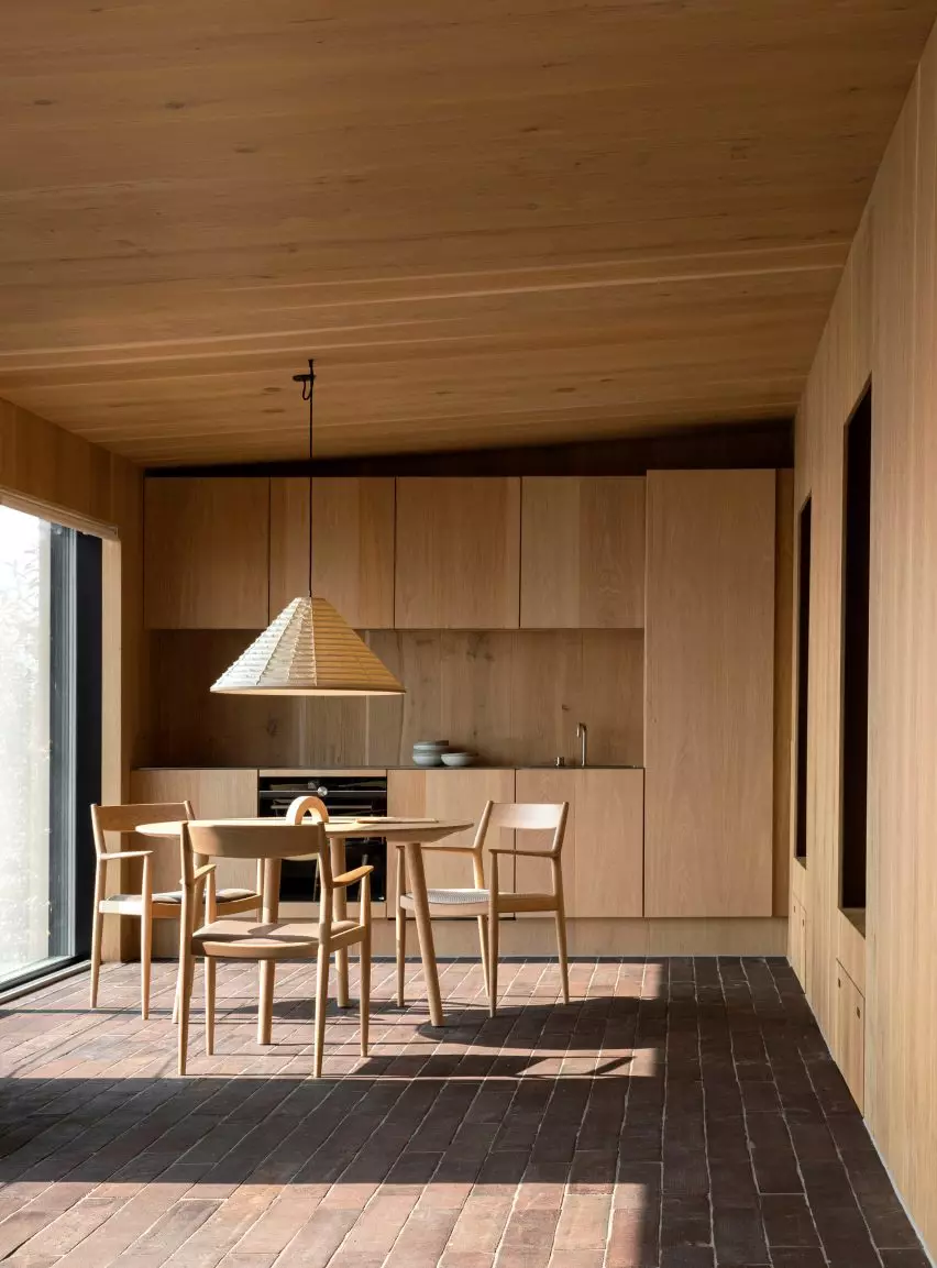 Kitchen of Fjord Boat House nataon'i Norm Architects