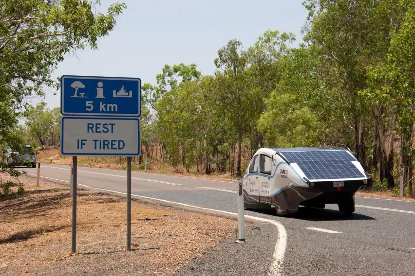 ケンブリッジ大学のチームが英国で最も効率的な電気自動車を製造