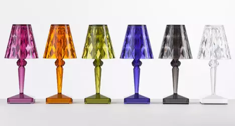 Ferruccio Laviani 為 Kartell 設計的電池