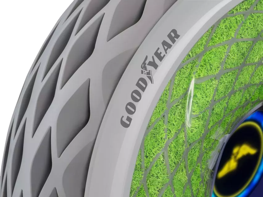 Goodyear نىڭ «تىرىك» ماشىنا بالونى كاربون تۆت ئوكسىدنى ئوكسىگېنغا ئايلاندۇرىدۇ 47723_2