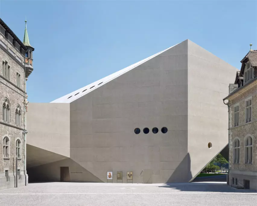 Christ & Gantenbein-მა და Bureau Spectacular-მა Dezeen Awards-ზე საუკეთესო არქიტექტურის სტუდიები დაასახელეს