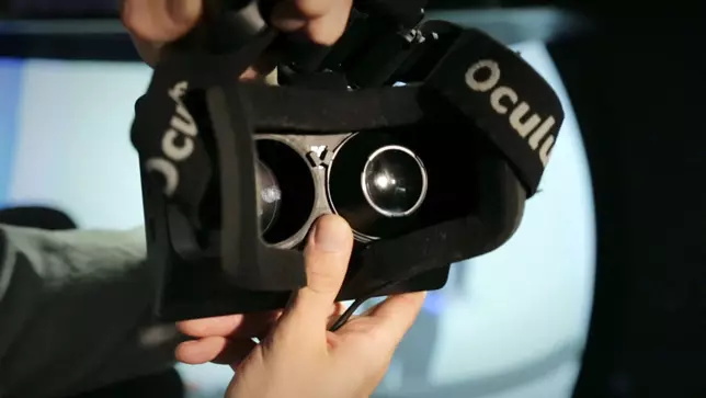 Oculus Rift виртуалды шындық гарнитурасы