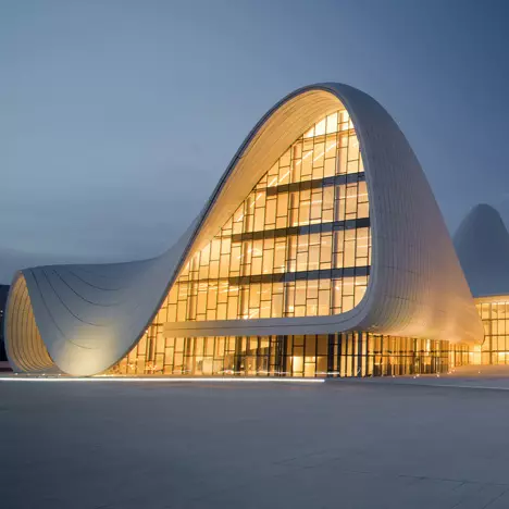 Zaha Hadid karališkasis aukso medalis buvo pavėluotas, sako RIBA prezidentas 47978_3