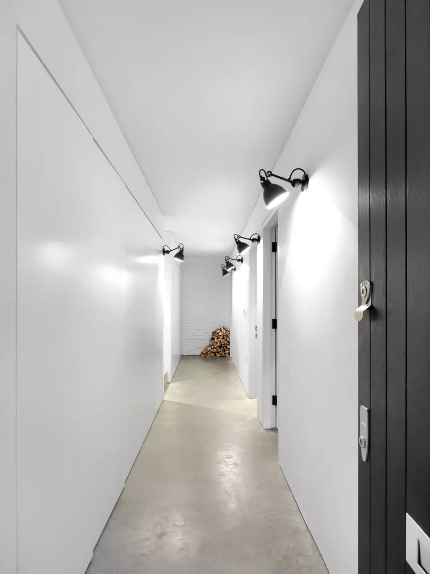 Black & White Mews de Threefold Architects