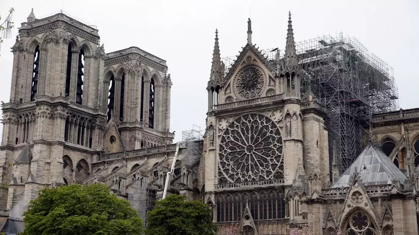 Notre-Dame Cathedral nei brân