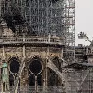 Apple hat tasein om te donearjen om te helpen de katedraal fan Notre Dame opnij op te bouwen nei de brân
