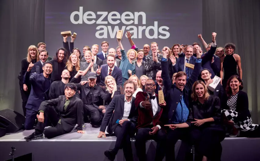 Ndị mmeri Dezeen Awards kpughere na emume London n'abalị ụnyaahụ